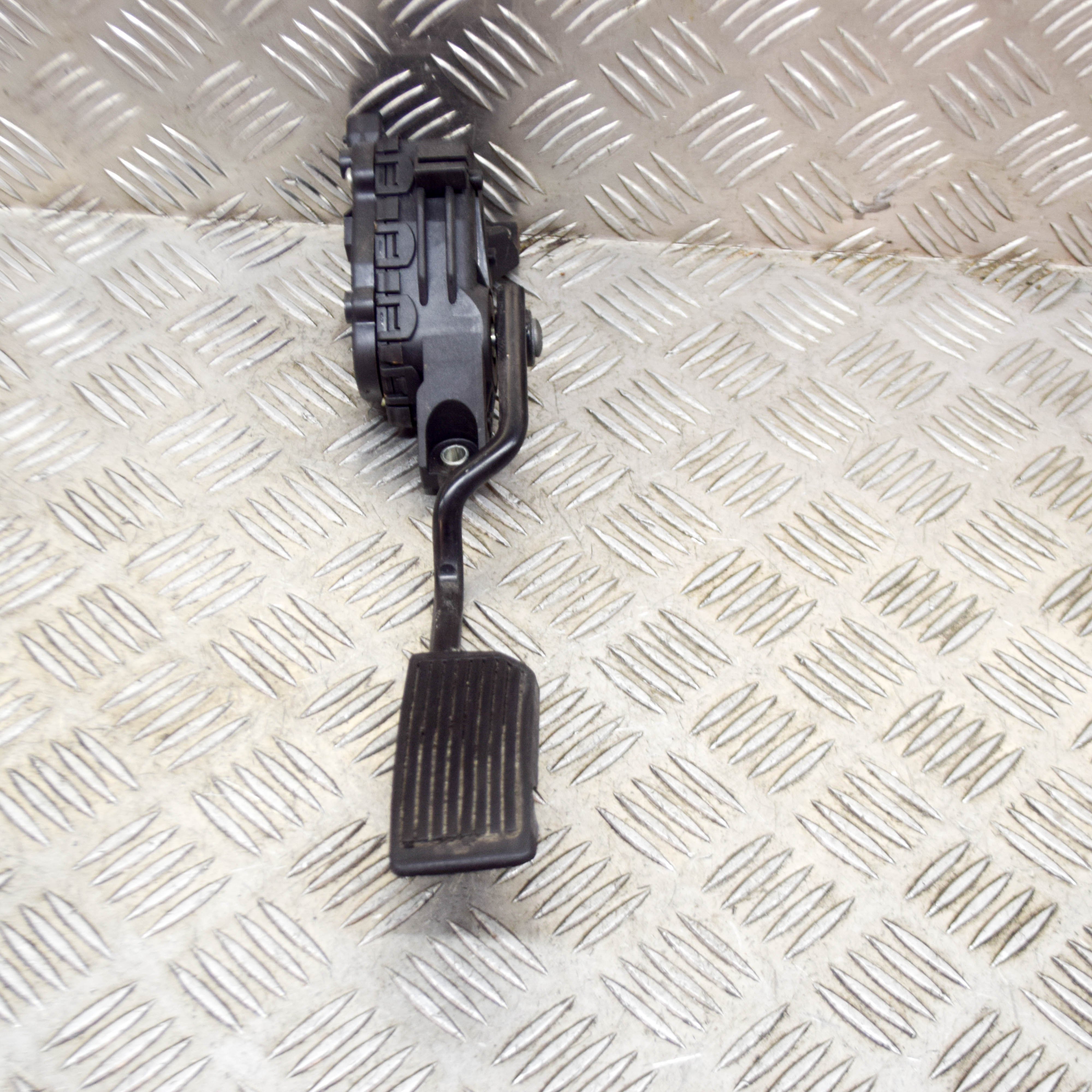 NISSAN PRIMERA (P12) (2002-dabar) Akseleratoriaus (gazo) pedalas 18002 ...