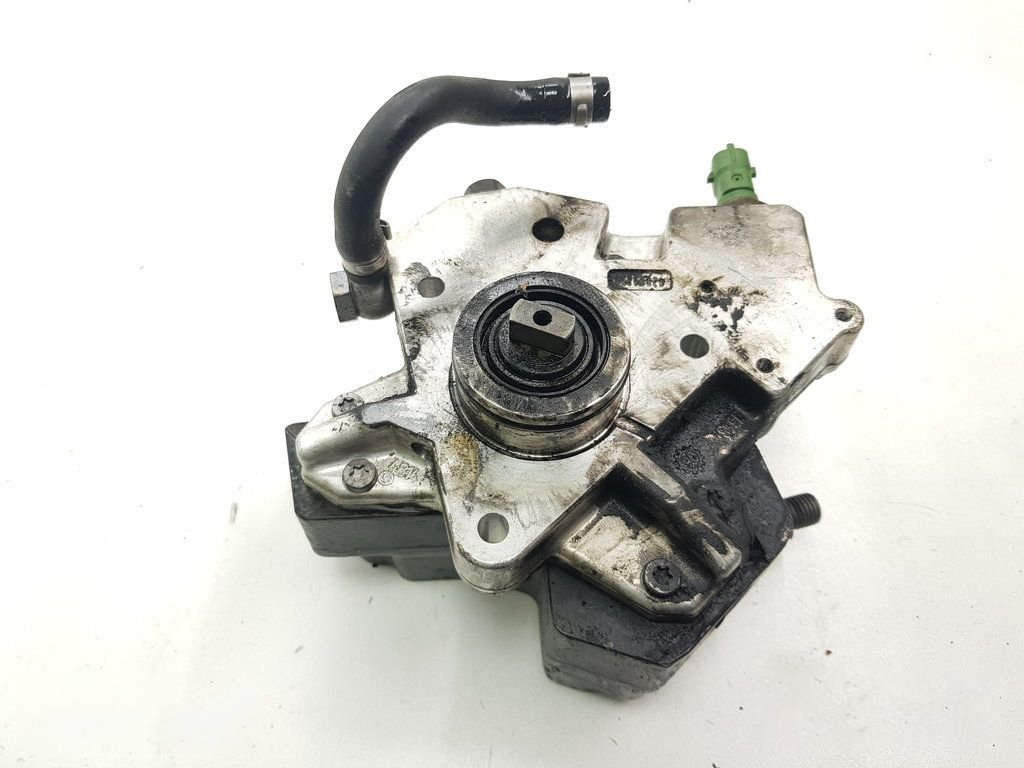 VOLVO XC90 I Kuro siurblys (kuro pompa) 30756125, 0445010111 14106146 - Naudotos dalys internetu ...